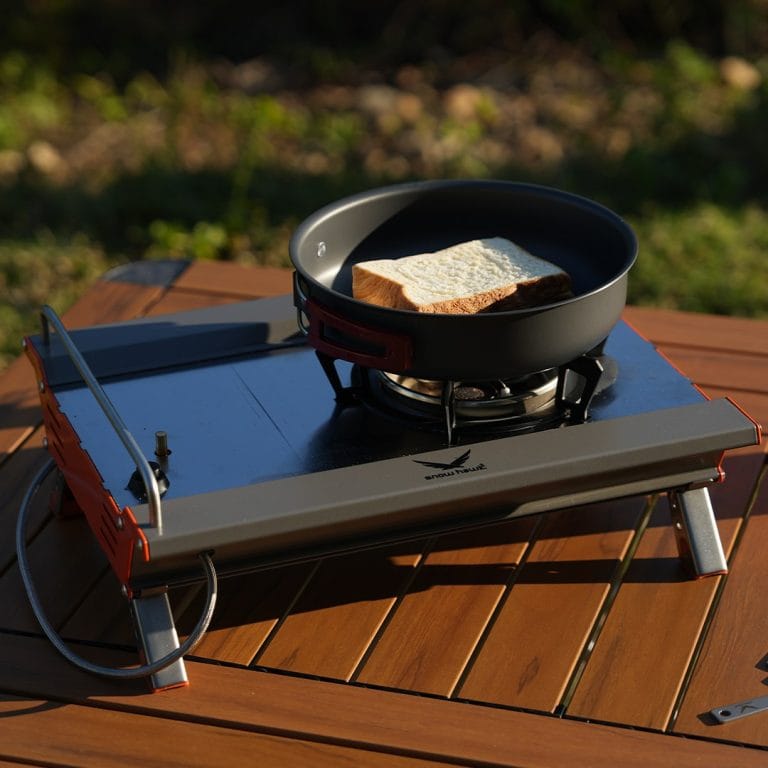 Snow Hawk - Mountaineering and outdoor equipment store